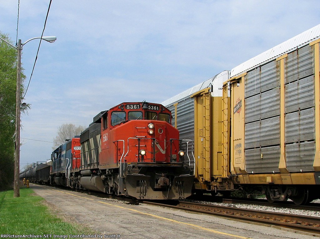 CN 5361 at the AMTK station